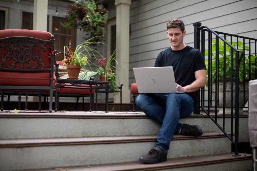 How to Become a Computer Technician: Requirements, Qualifications, and ...